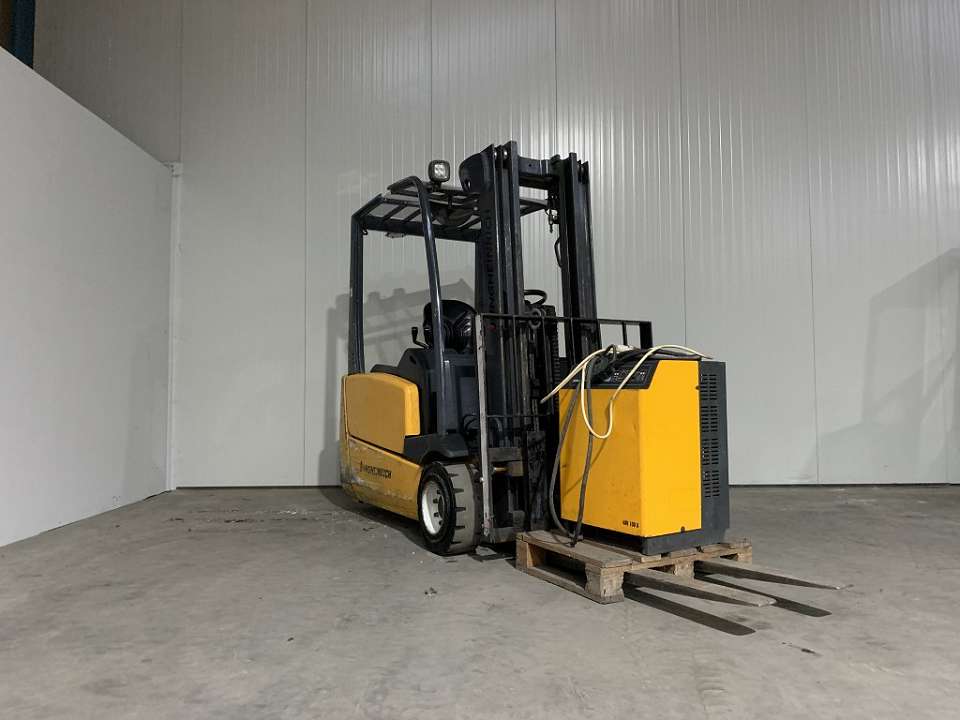 Jungheinrich EFG220 - Triplex-Targo Kft